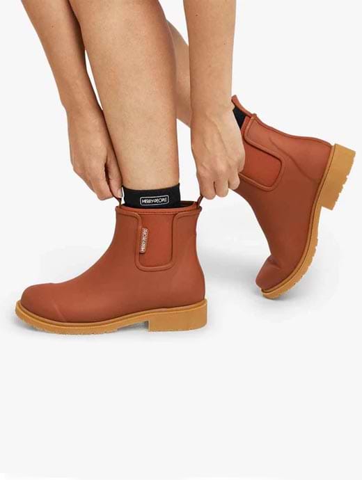 Merry People Women's Bobbi Welly Boot Rust