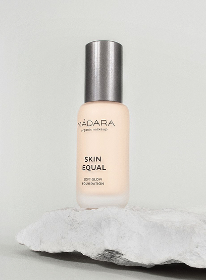 Soft Glow Foundation SPF15 MADARA Organic Skincare
