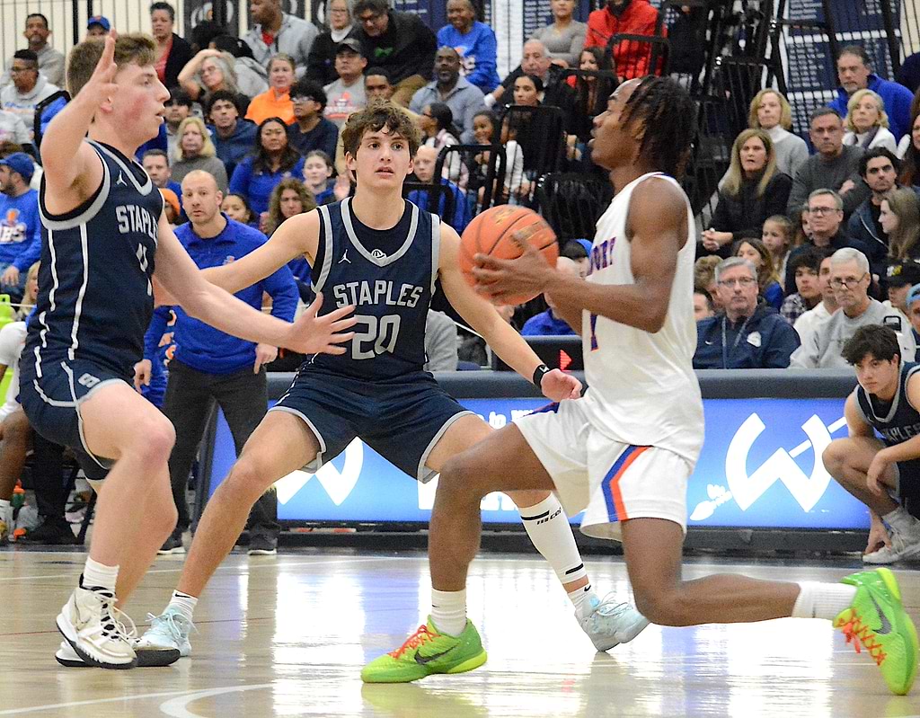 FCIAC crown eludes Staples boys basketball team | Westport Journal