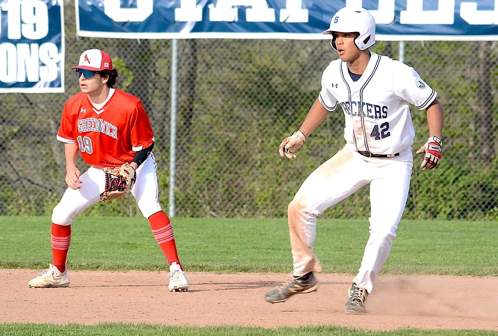 Staples baseball team doubles up Greenwich | Westport Journal