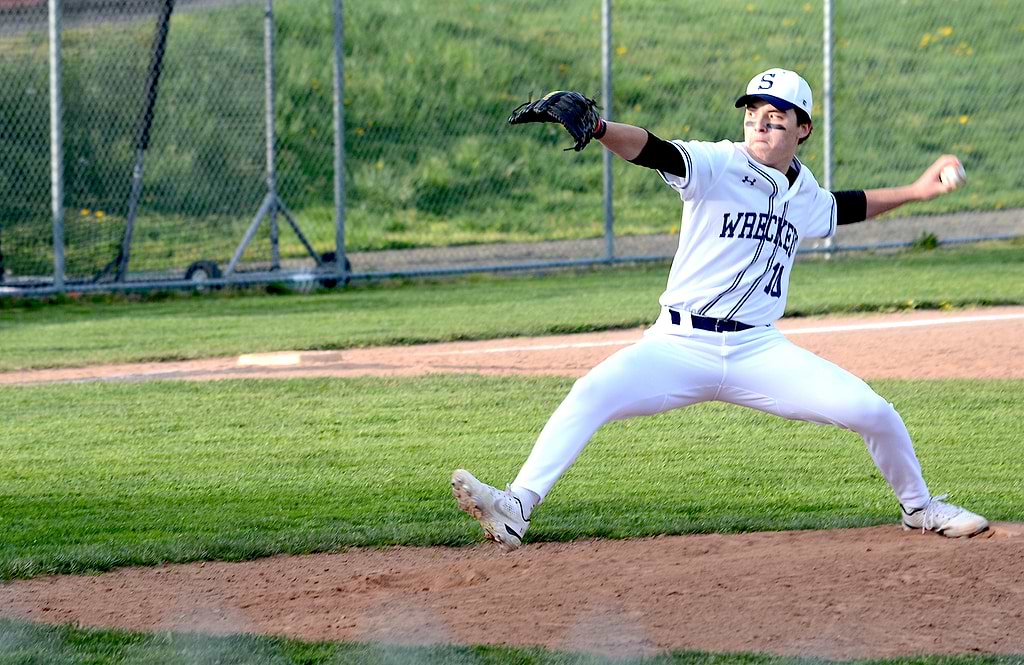 Staples baseball team doubles up Greenwich | Westport Journal