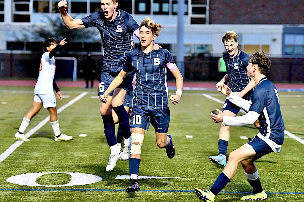 Wreckers look to state tourney after tough FCIAC loss | Westport Journal