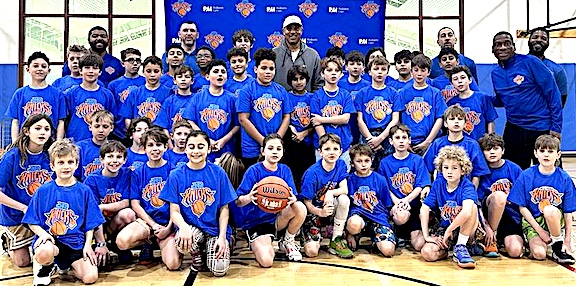YMCA hoopsters get pro tips at Knicks basketball clinic | Westport Journal